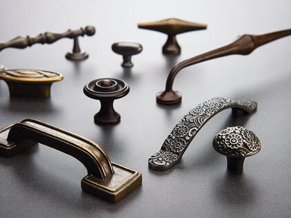 Selecting the Perfect Hardware for your Cabinets